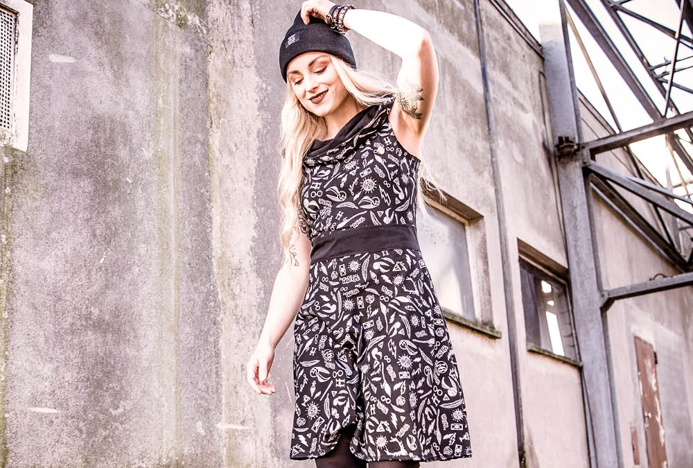Kleider günstig online kaufen | EMP Merchandise Shop